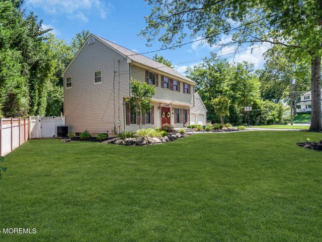 2 Lakeland Drive