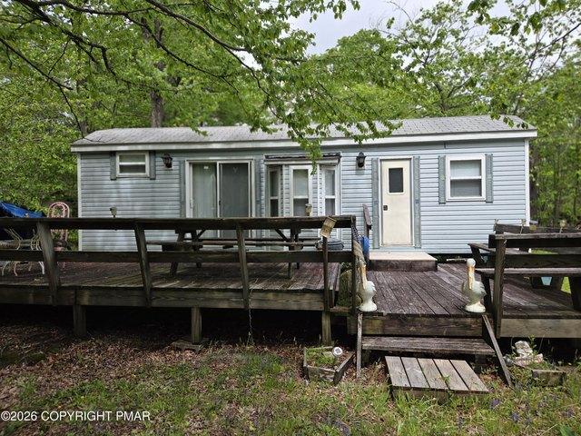2 Lanoka Trl, Newfoundland, PA 18445
