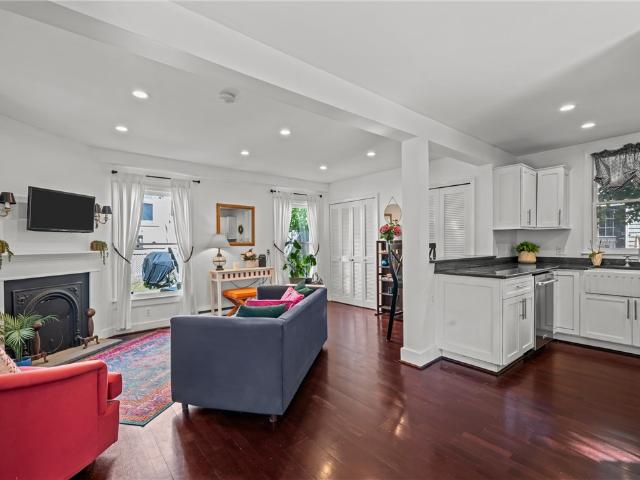 2 Lasalle Place
