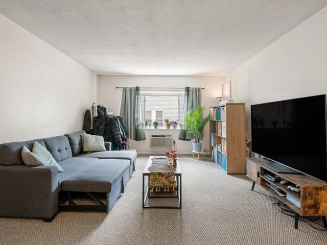 2 Larose Pl Apt 10, Boston, MA 02135