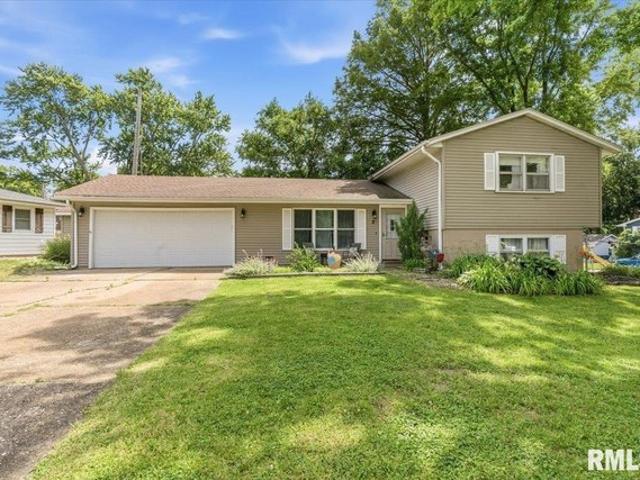 2 Lariat Dr, Springfield, IL 62702