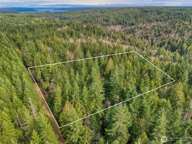 2 Larson Ln NW, Bremerton, WA 98312 | MLS #2484