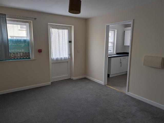 2 Laws Street, Pembroke Dock Plfm 23G SA72, Studio to rent, £475 pcm | PrimeLocation