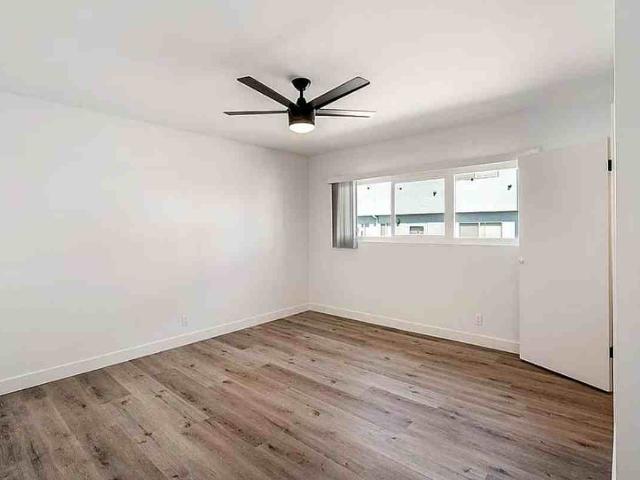 2 Level Townhouse with Onsite Laundry! 2 Bedroom Apartment for Rent at 14640 Halldale Ave, Gardena, CA 90247 Gardena