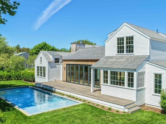 2 Lexington Ave, Edgartown, MA 02539