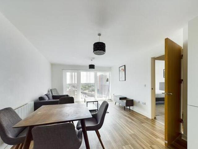 2 Lexington Gardens, Lincoln Apartments, Park Central, 2 Bedroom Flat