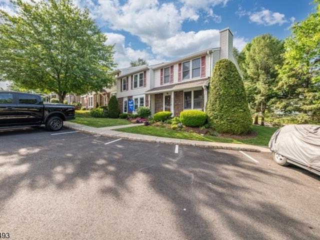 2 Liberty Ln, Franklin, NJ 07416