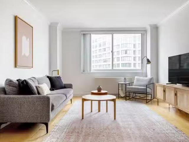 2 Lincoln, 60 W 66th St, Lincoln Square 1 Bedroom 1 Bath