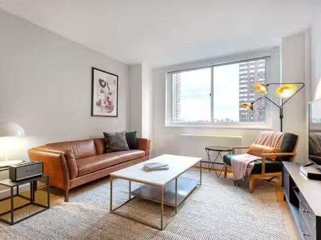 2 Lincoln, 60 W 66th St, Lincoln Square 1 Bedroom 1 Bath