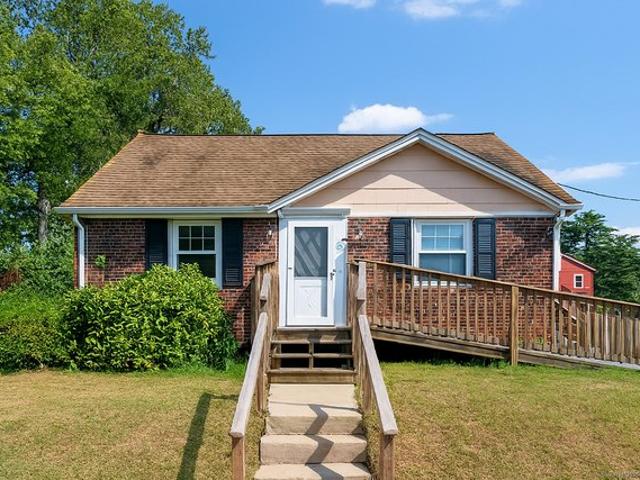 2 Lorenzo Pl, Bristol, CT 06010