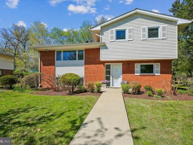2 Lorre Ct, Rockville, MD 20852