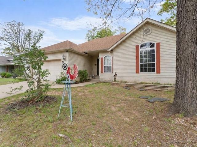 2 Lowther Ln, Bella Vista, AR 72714