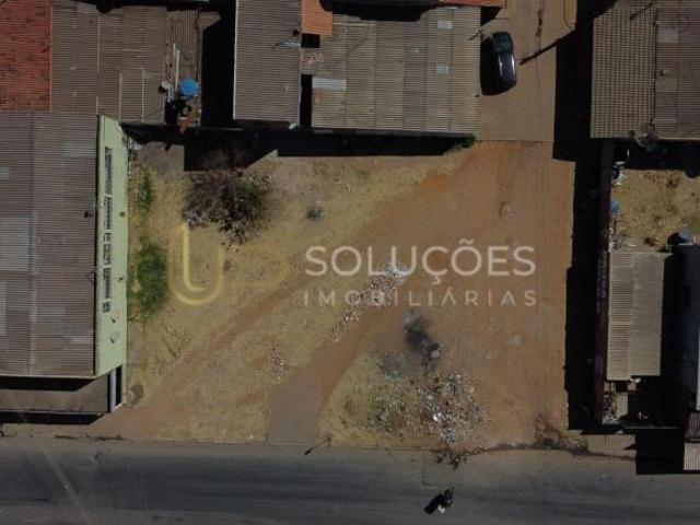 2 Lotes planos 378m² cada | Escriturados | QNO 17 | Aceita financiamento | R$835 mil