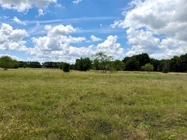 2 Pueblo Dr, Ardmore, OK 73401
