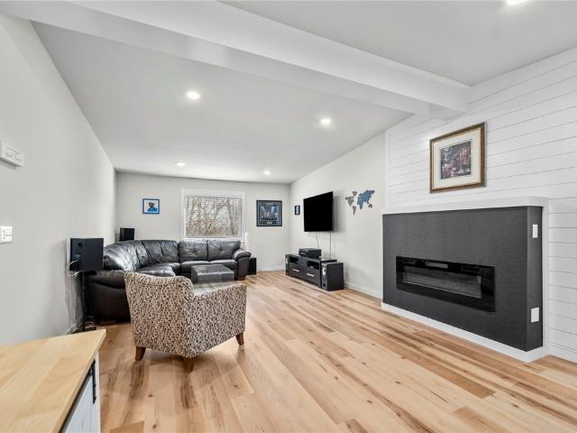 2 Purfleet Drive