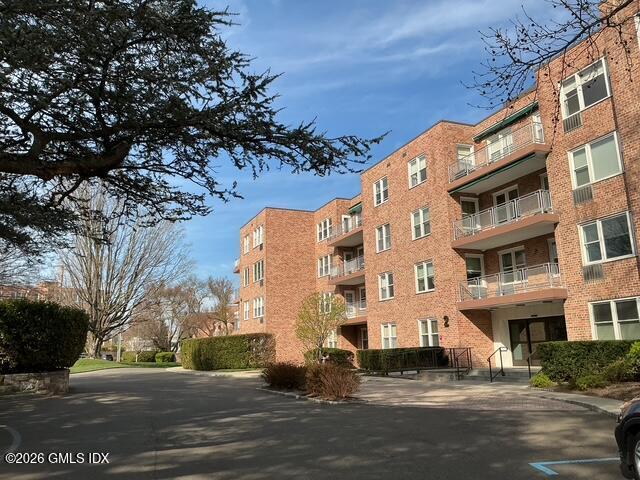 2 Putnam Hill, Unit 2E, Greenwich, CT 06830 | MLS #124830 | Compass