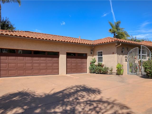 2 Paseo Ladera