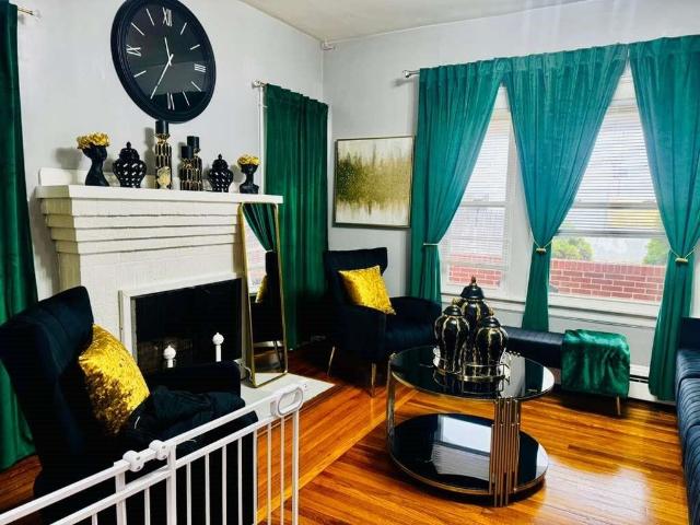 2 Parkview Avenue