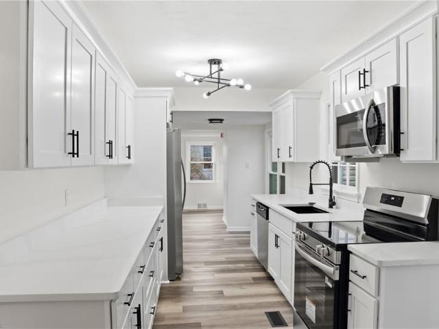 2 Park Manor RD