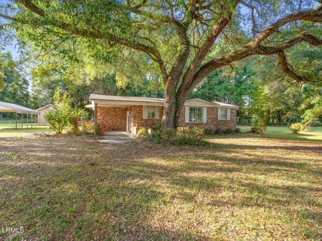 2 Parker Dr, Beaufort, SC 29906