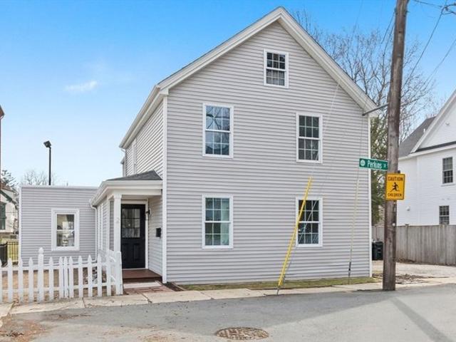 2 Perkins St, Amesbury, MA 01913