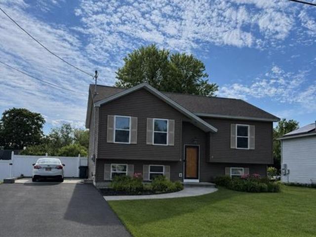 2 Phillips Ave, Queensbury, NY 12804