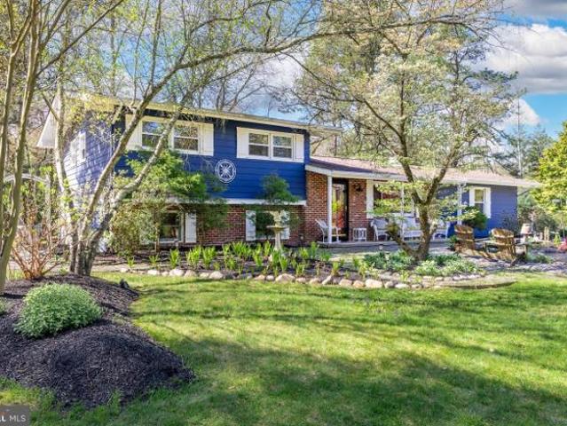 2 Pin Oak Trail, Medford, NJ 08055