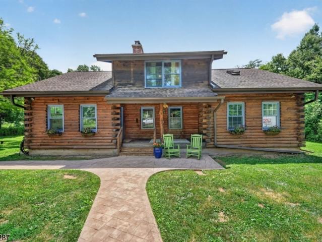 2 Pine Ct