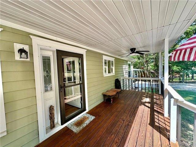 2 Pine Ln, Holiday Island, AR 72631