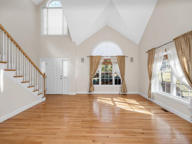 2 Prestwick Trail, Nashua, NH 03062 | MLS #5080 | Compass
