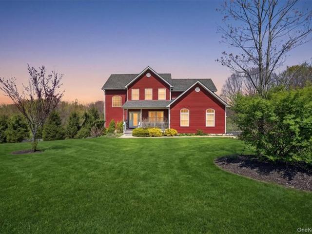 2 Primrose Ln, Chester, NY 10918
