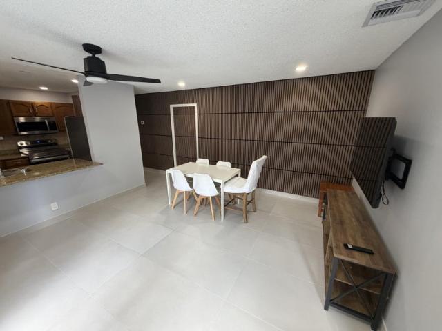 2 private rooms
