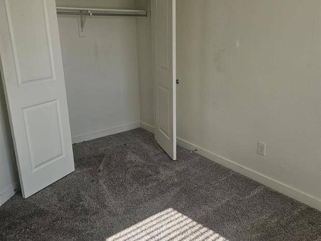 2 private rooms available