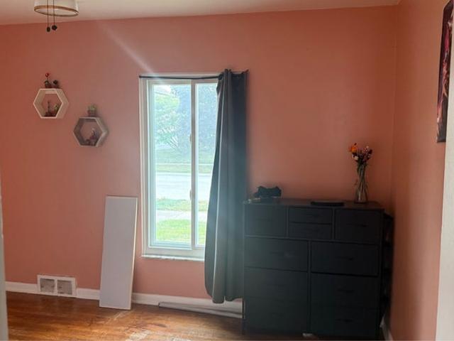 2 private rooms for rent