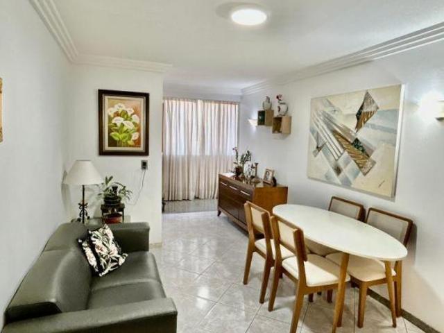 Apartamento 2 quartos, nascente, vista livre, andar alto, fachada nova, todo clean! 61991246747