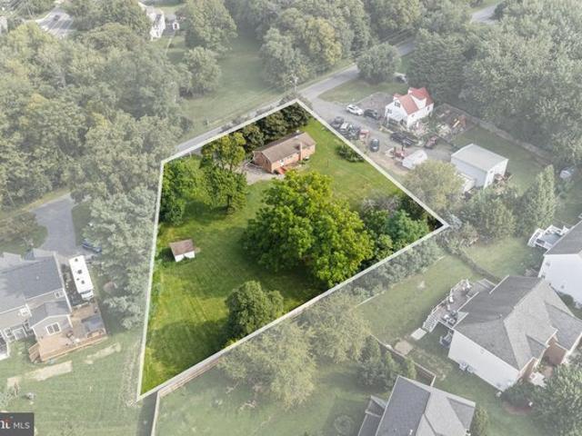 2 Quarter Branch Rd, Lovettsville, VA 20180