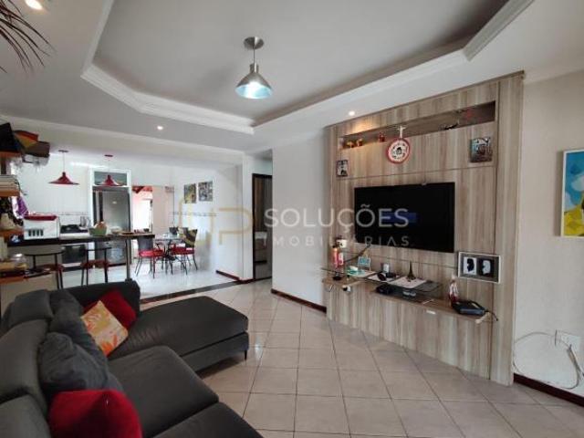 2 Quartos, 1 Suíte, Garagem Coberta, Varandão, Área Livre, Área útil: 150 m²,Área total: 300 m²