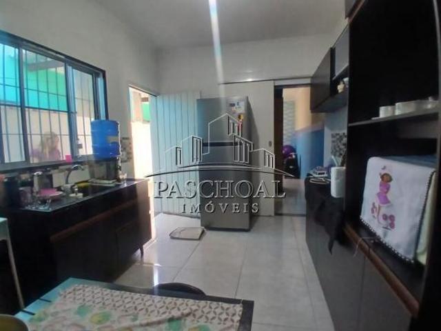 2 QUARTOS COM 1 SUÍTE EM CASA NA ZONA 1 A 400 METROS DA PRAIA – OCIAN – PRAIA GRANDE