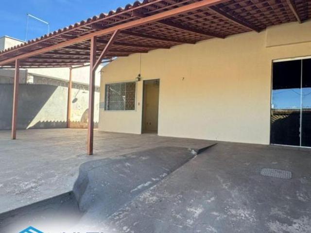 2 quartos grandes Quintal Vaga para 3 carros