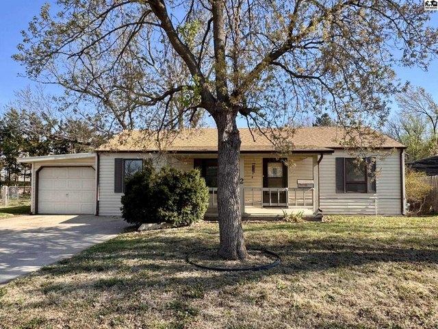 2 Riceland Dr, Hutchinson, KS 67502