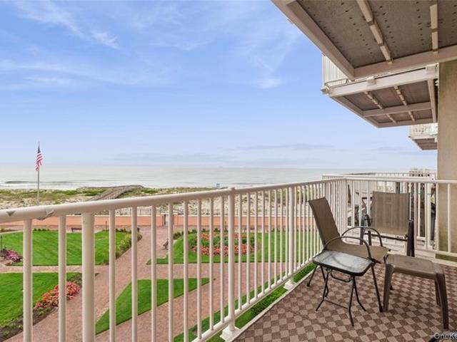 2 Richmond Rd Apt 4BB, Long Beach, NY 11561