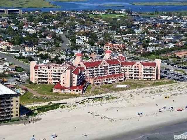2 Richmond Rd Apt 3A, Lido Beach, NY 11561