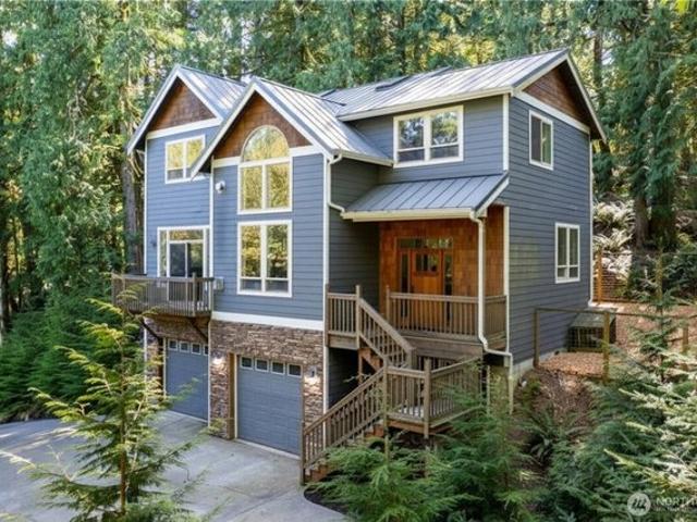 2 Rocky Ridge Dr, Bellingham, WA 98229