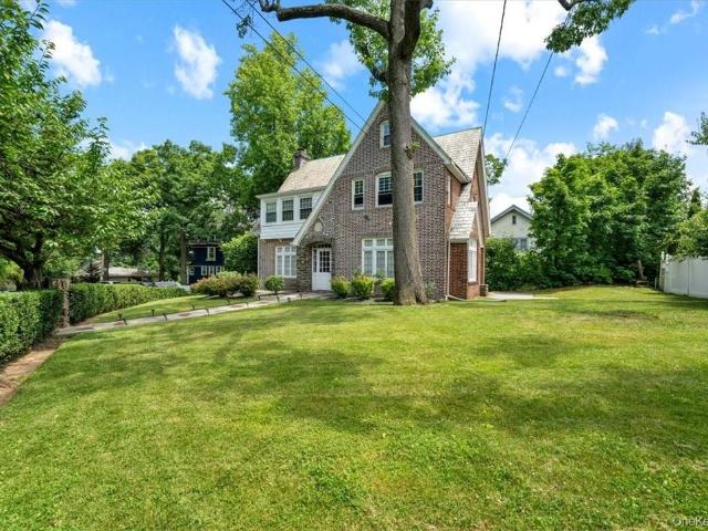 2 Rockland Avenue