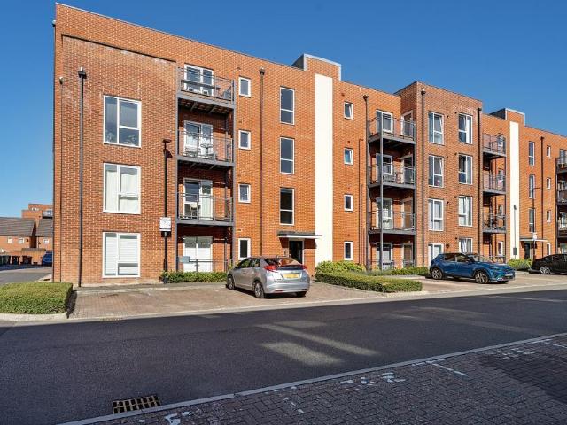 2 Robertson Way, Basingstoke, RG21 1 bed apartment to rent £2,000 pcm £462 pw