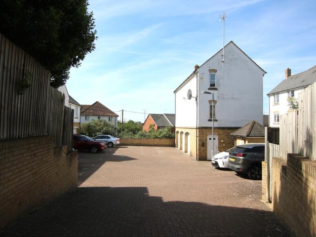 2 room apartment to let in Wickham Crescent, Braintree, united_kingdom