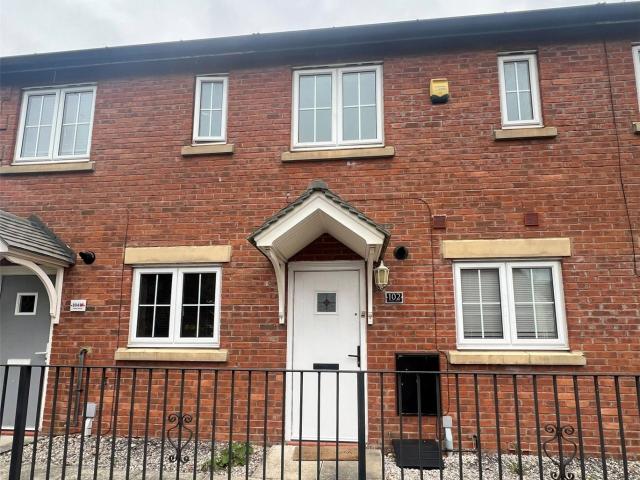 2 room apartment to let in Yoxall Drive, Kirkby, Merseyside, L33 4HS