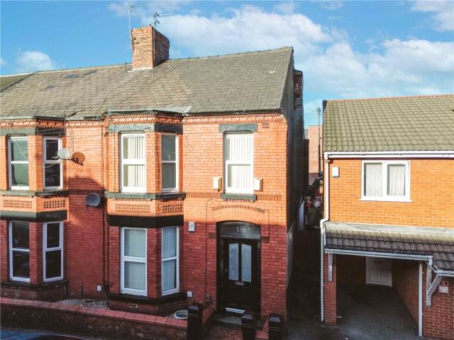 2 room apartment to let in Calton Avenue, Liverpool, L18 1EL
