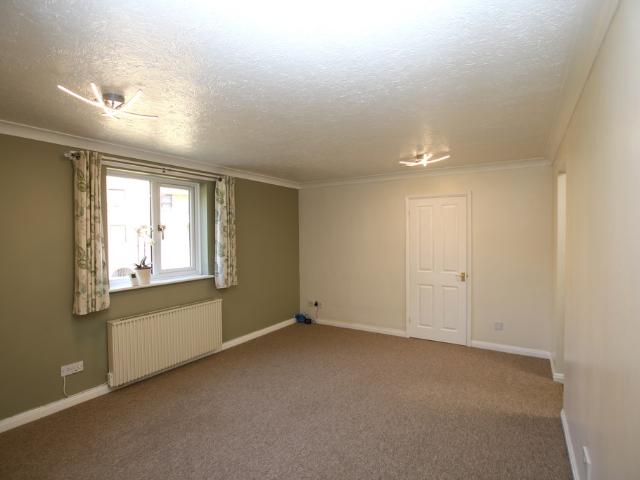 2 room apartment to let in Fitzwalter Place, Chelmsford Road, Dunmow, Essex, united_kingdom