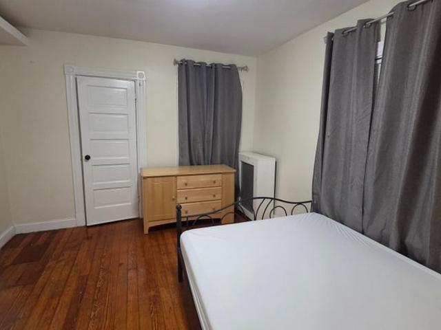 2 room for rent in a 2nd floor apartment